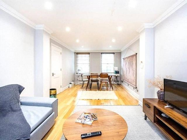 2 bedroom mews to rent