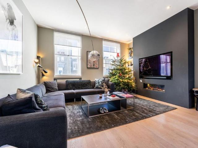 2 bedroom mews to rent