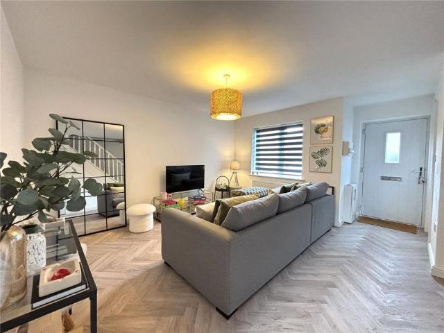 2 bedroom mews to rent