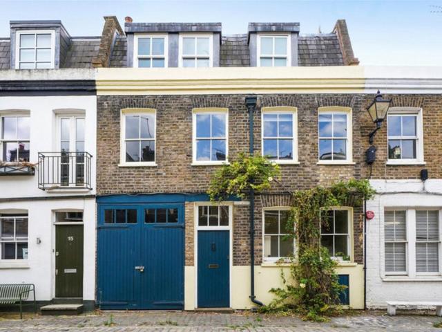 2 bedroom mews for sale