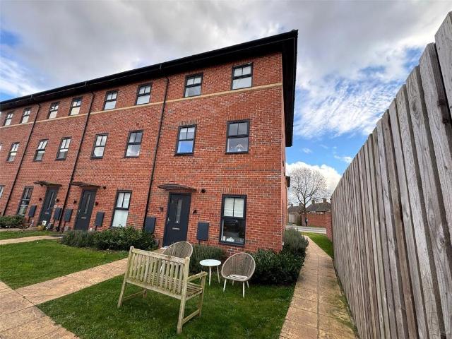 2 bedroom mews for sale