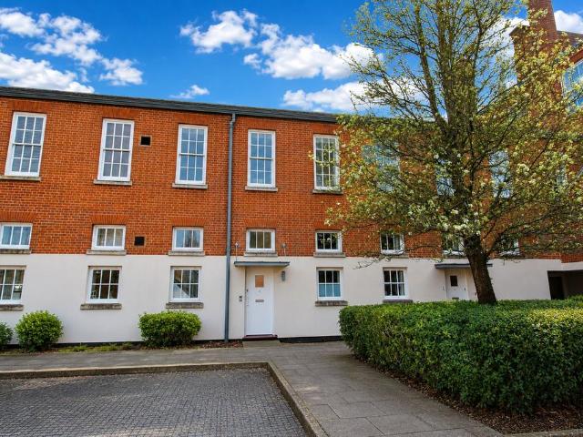 2 bedroom mews for sale