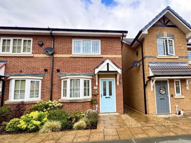 2 bedroom mews for sale
