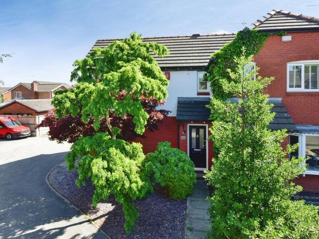 2 bedroom mews for sale