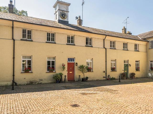 2 bedroom mews for sale