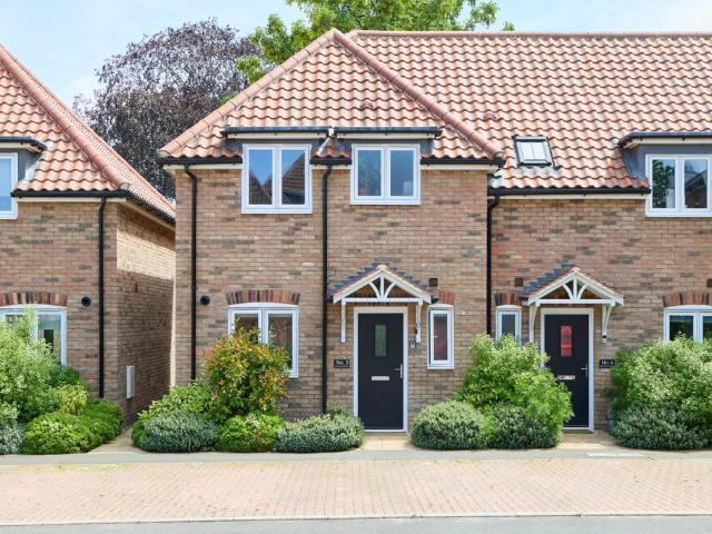 2 bedroom mews for sale