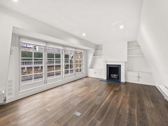 2 bedroom mews for sale