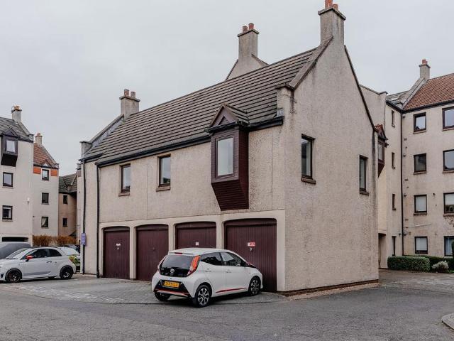 2 bedroom mews for sale