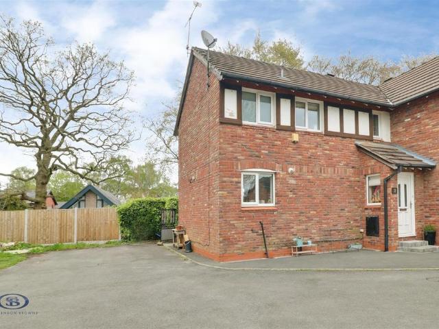 2 bedroom mews for sale