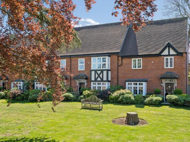 2 bedroom mews for sale