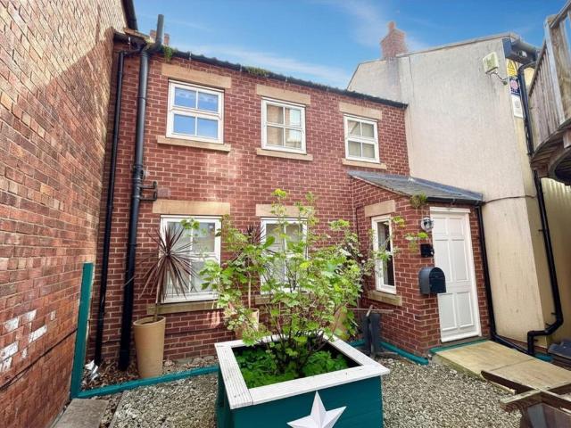 2 bedroom mews for sale