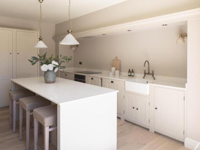 2 bedroom mews for sale
