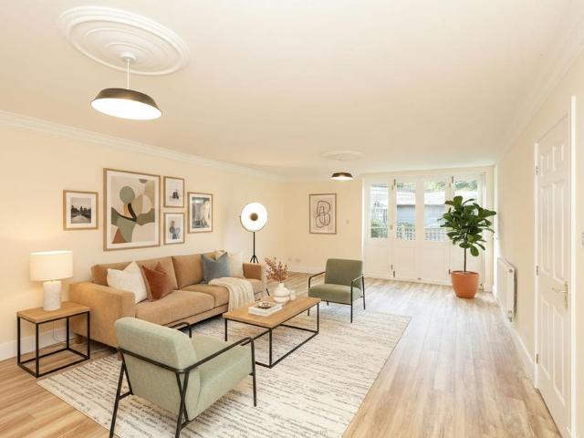 2 bedroom mews for sale