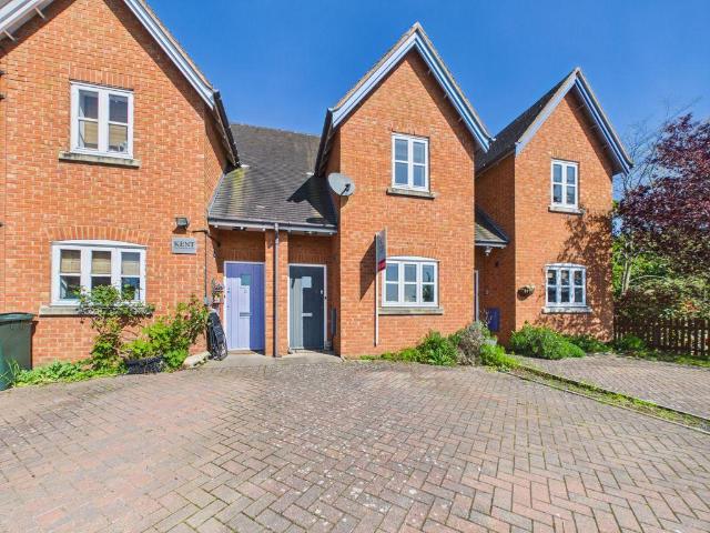 2 bedroom mews for sale