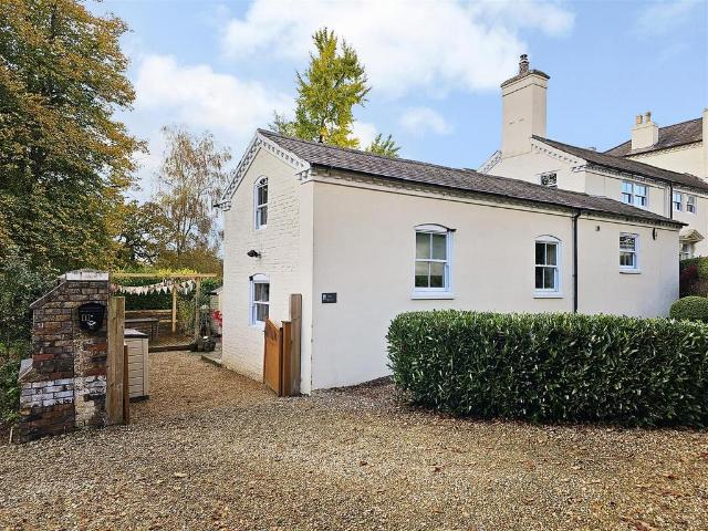 2 bedroom mews for sale