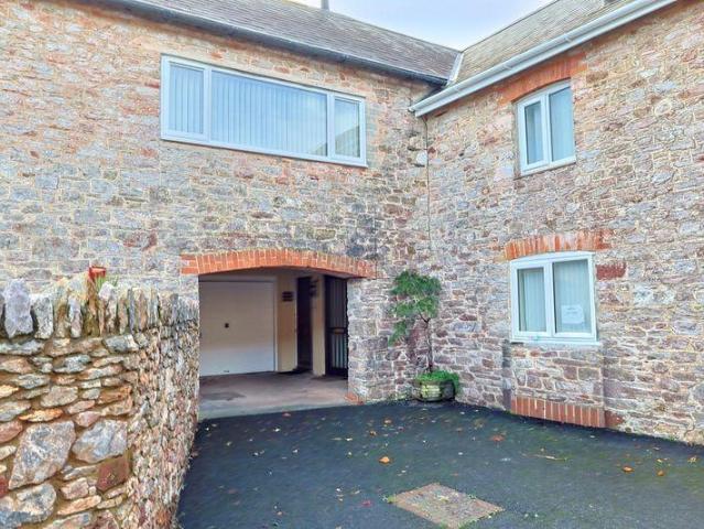 2 bedroom mews for sale