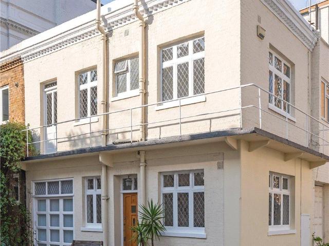 2 bedroom mews for sale