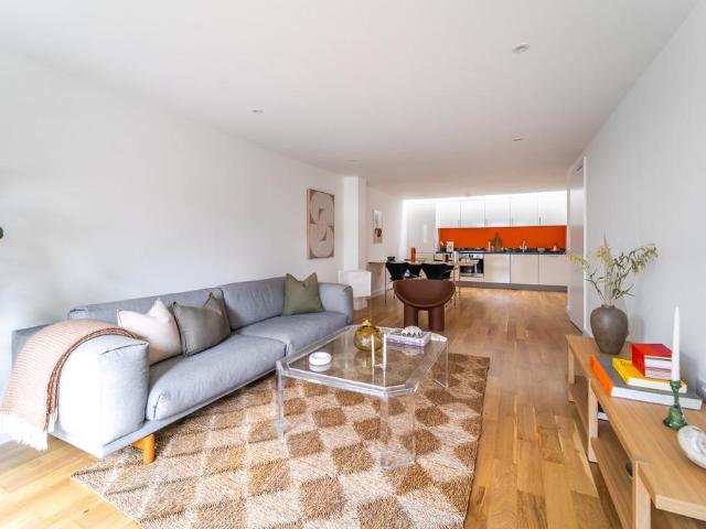 2 bedroom mews for sale