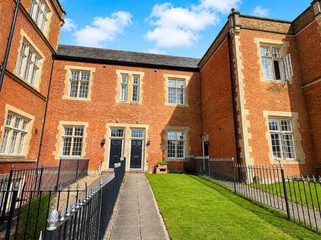 2 Bedroom Mews House