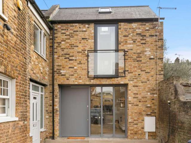 2 Bedroom Mews House