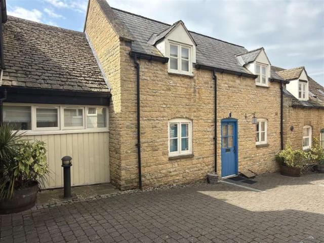 2 Bedroom Mews House