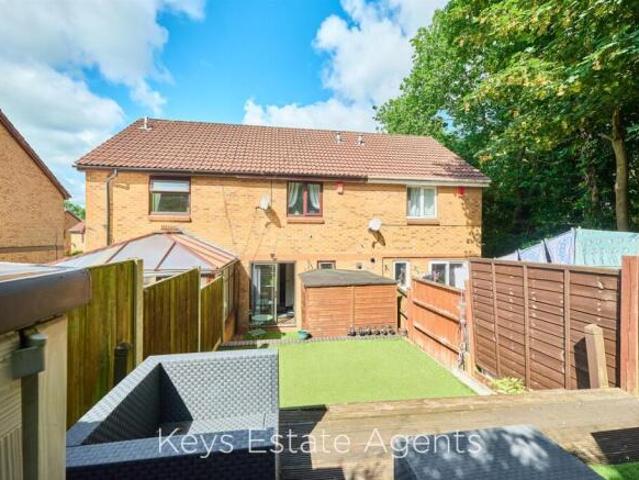 2 bedroom mews property for sale in Brookview Drive, Stoke On Trent, ST3