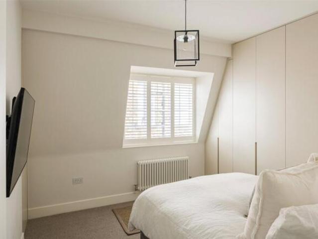 2 bedroom mews property for sale in Cross Keys Close, Marylebone, London, W1U