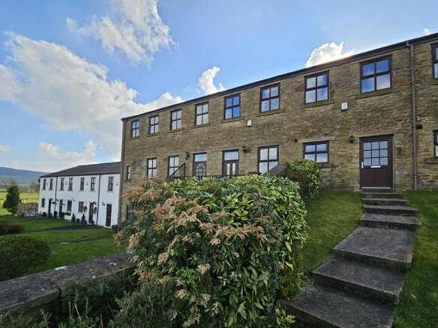 2 Bedroom Mews Property For Sale In Goose Lane, Chipping