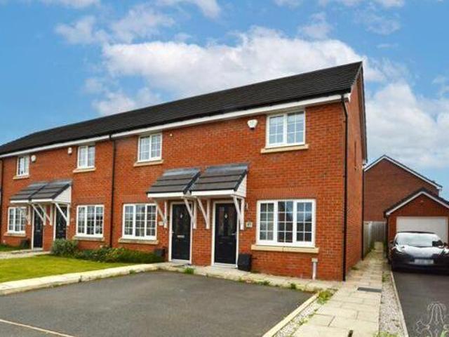 2 Bedroom Mews Property For Sale In Lowton