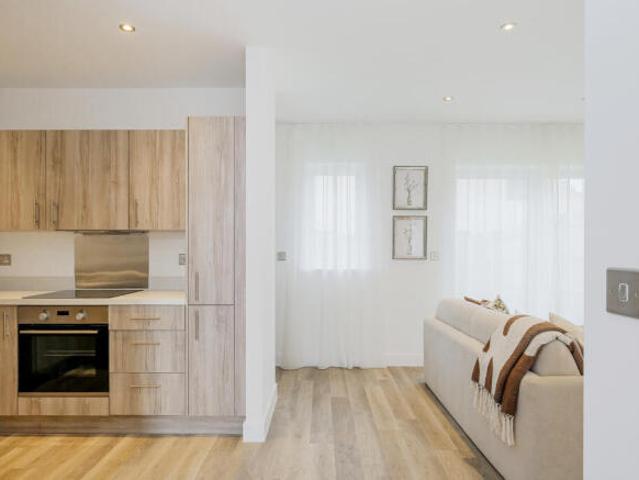 2 bedroom mews property for sale in Marleigh Park, Cambridge, Cambridgeshire, CB5