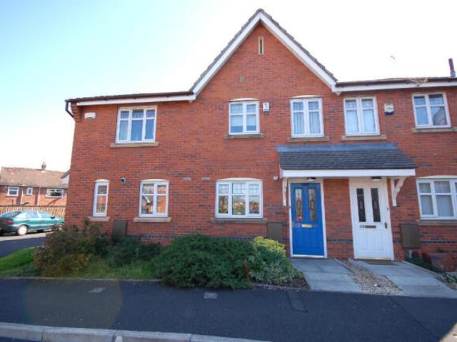 2 bedroom mews property for rent in Ullswater Road, Manchester, Greater Manchester, M22