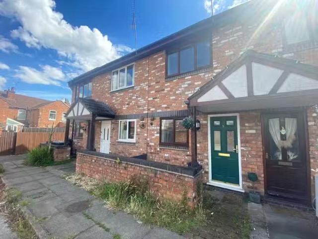 2 bedroom mews property for rent in Ambuscade Close, Crewe, CW1