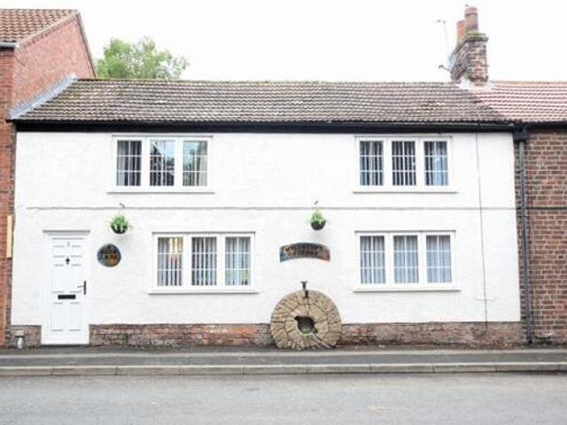 2 Bedroom Mews Property For Rent In Barrow Upon Humber