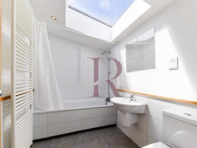 2 bedroom mews property for rent in Bridel Mews, Angel, N1