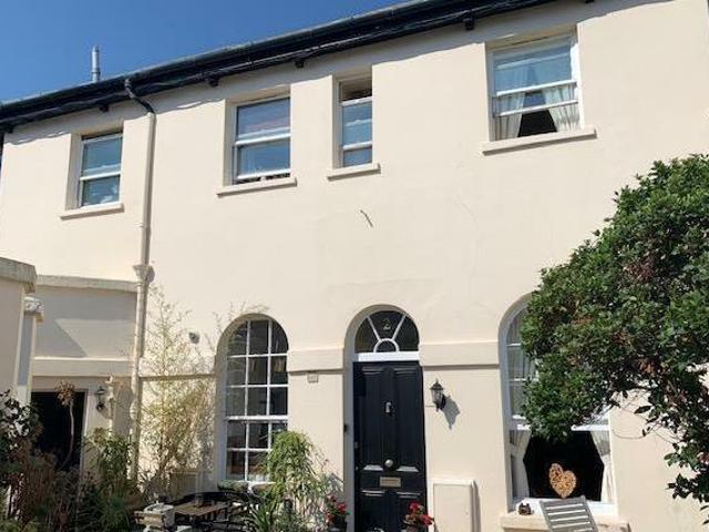 2 Bedroom Mews Property For Rent In Brighton
