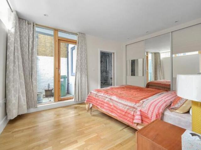 2 bedroom mews property for rent in Camden Mews, Camden, NW1