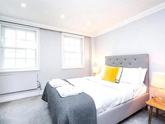 2 bedroom mews property for rent in Cornwall Terrace Mews, Regents Park, London, NW1