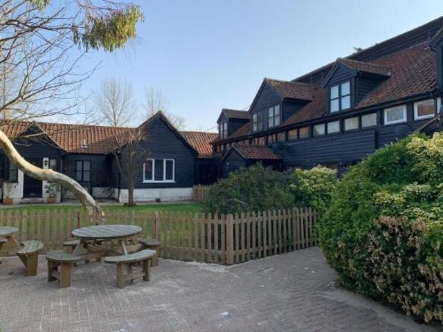 2 bedroom mews property for rent in Coxtie Green Road, Navestock, Brentwood, CM14