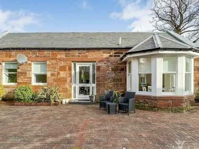 2 bedroom mews property for rent in Fairyknowe Gardens Bothwell Glasgow G71