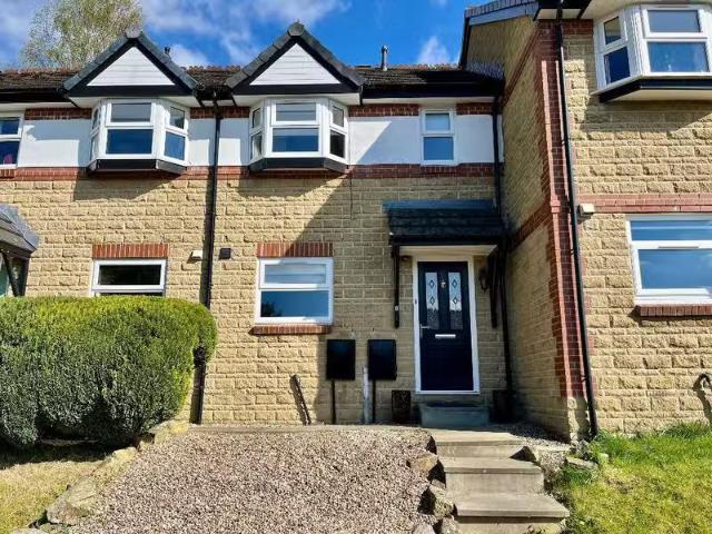 2 bedroom mews property for rent in Howe Croft, Clitheroe, BB7.