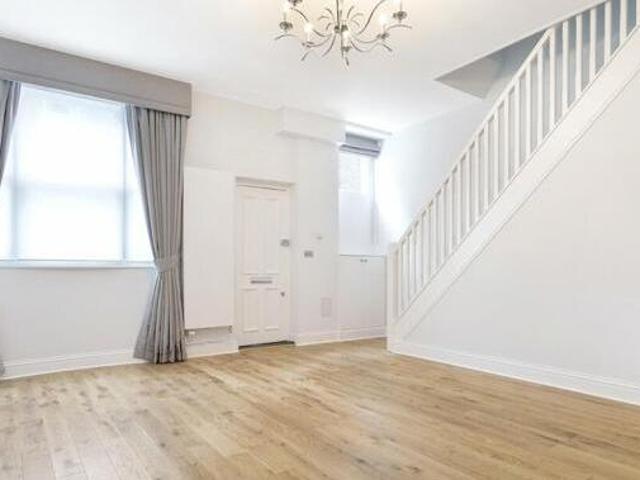 2 Bedroom Mews Property For Rent In Knightsbridge, London