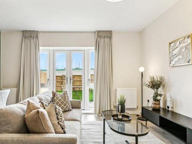 2 Bedroom Mews Property For Rent In London