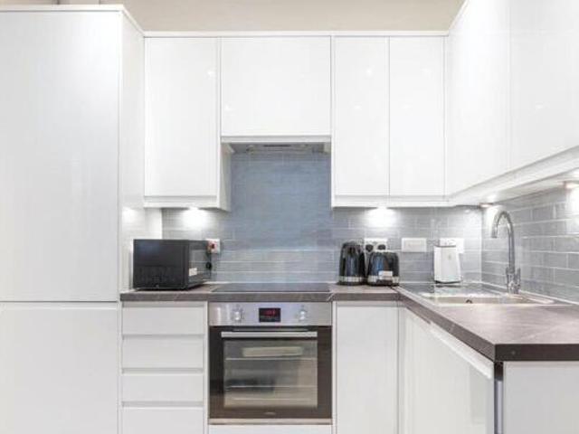 2 Bedroom Mews Property For Rent In London