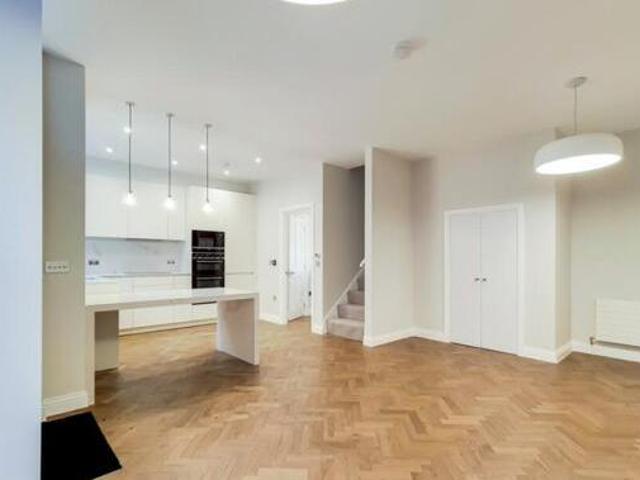 2 Bedroom Mews Property For Rent In London