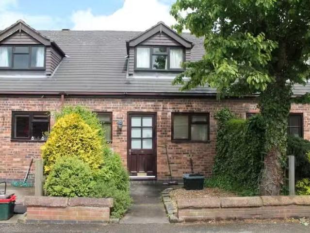 2 bedroom mews property for rent in Otters Bank Mews, Delamere.