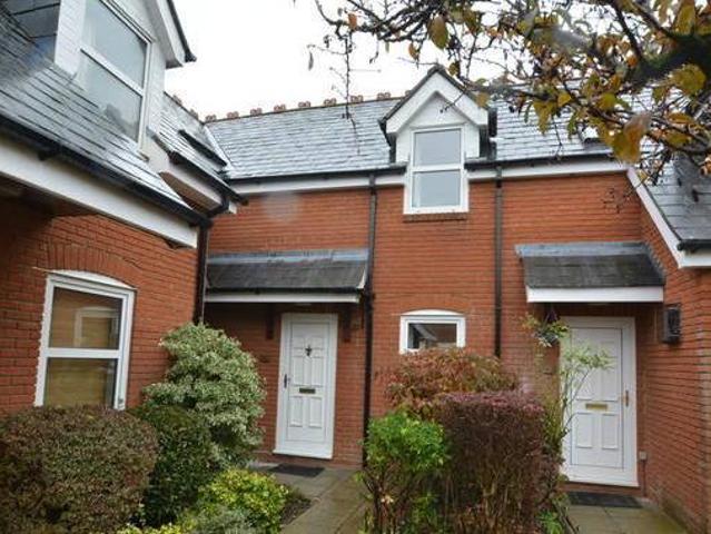 2 bedroom mews property for rent in Rydal Mews St Johns Hill Wimborne BH21