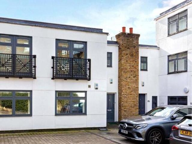 2 bedroom mews property for rent in St Pauls Crescent, Camden, NW1