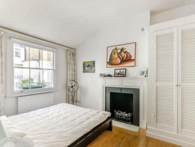 2 bedroom mews property for rent in Stanhope Mews South, Kensington, London, SW7