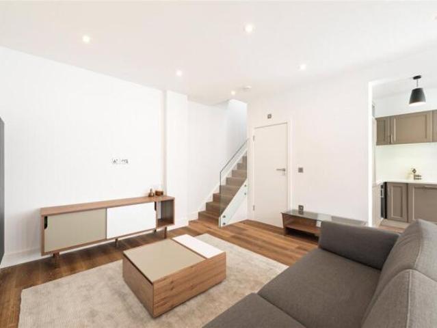 2 bedroom mews property for rent in Sussex Mews West, London, W2