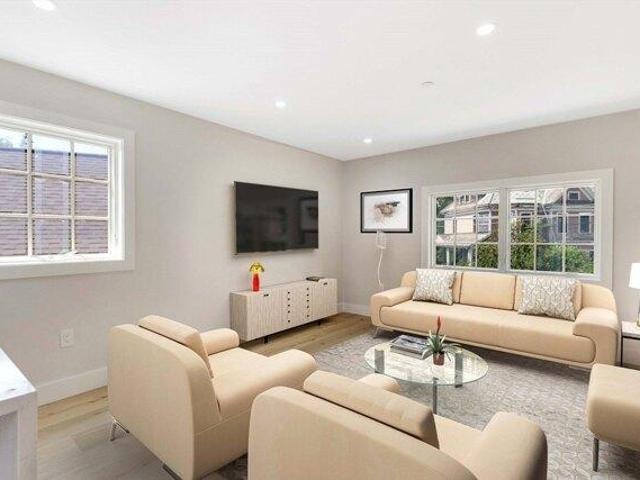 2 bedroom, Melrose MA 02176 104410238